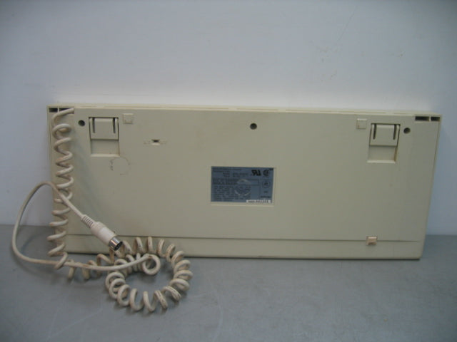 Mitsumi KPQ-E99YC AT / XT Keyboard FCC ID: EW4KPQ2479D – ThatThingYouLove